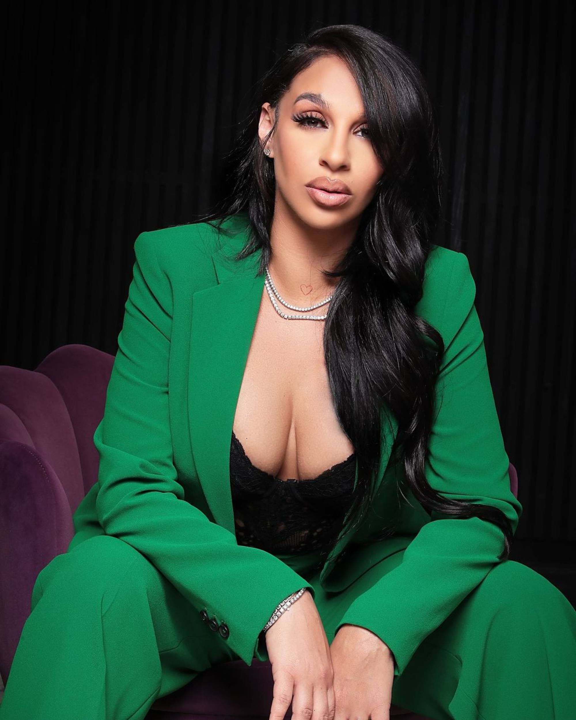 Cristal Renay Y Neyo