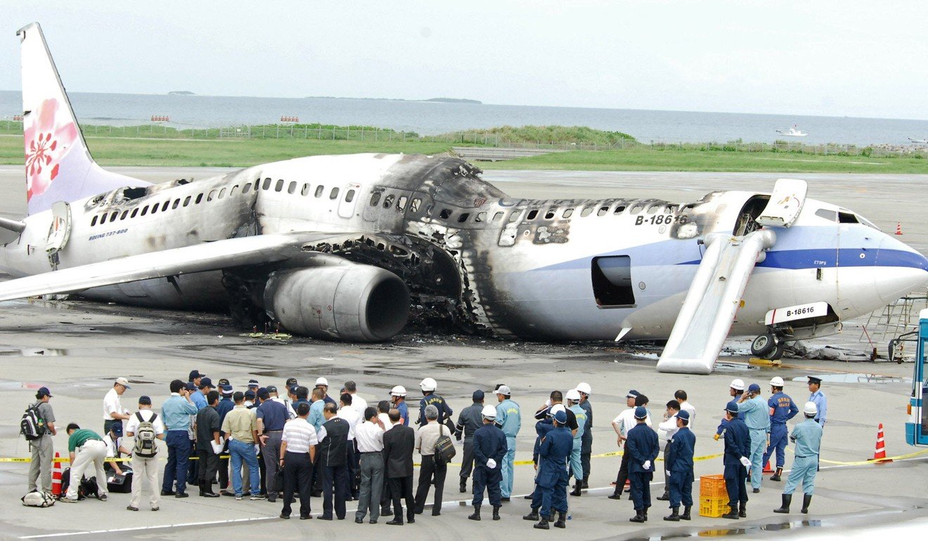 How the extra legroom in plane emergency exit rows comes with extra ...