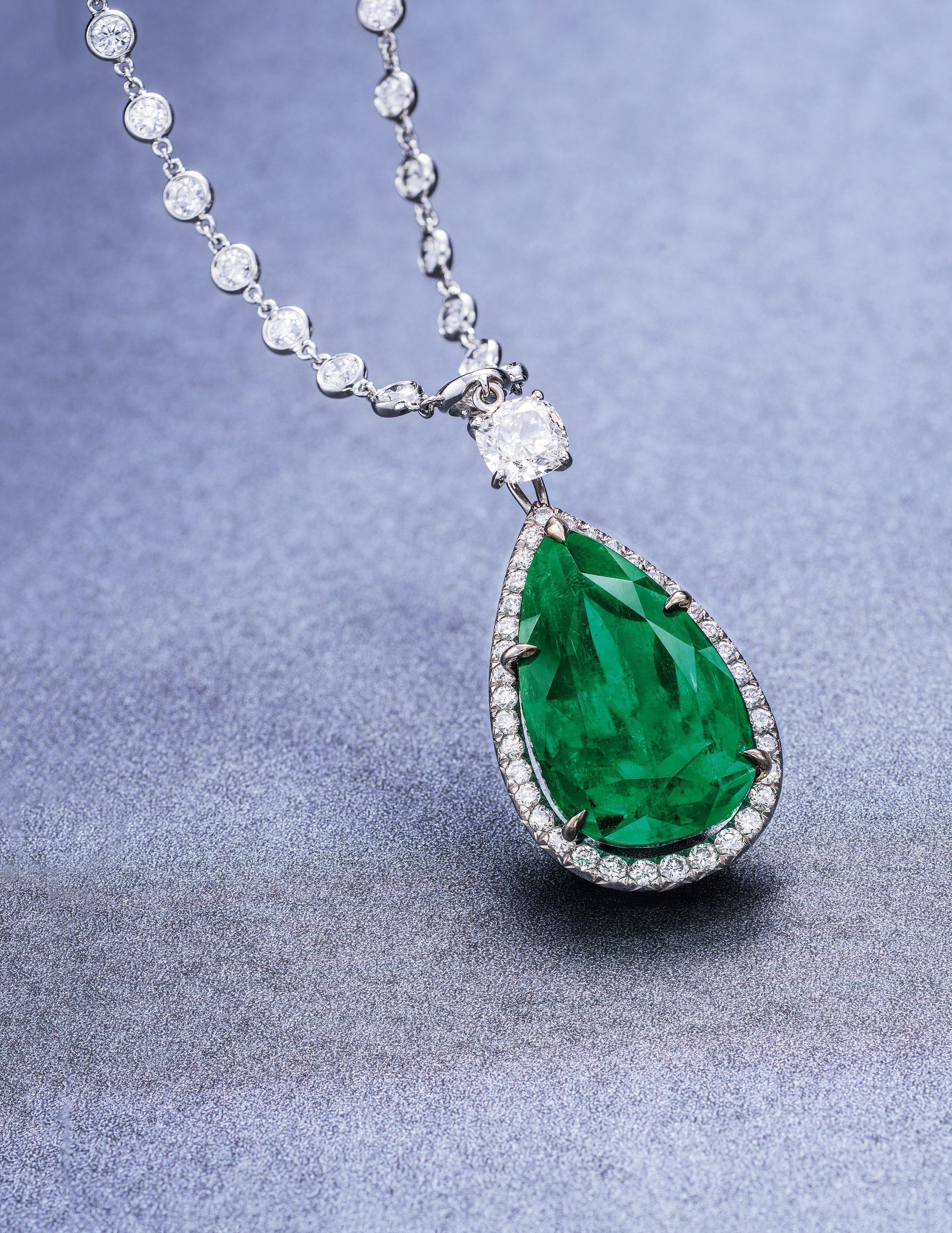 How to buy an emerald at auction – and what you need to look out for ...