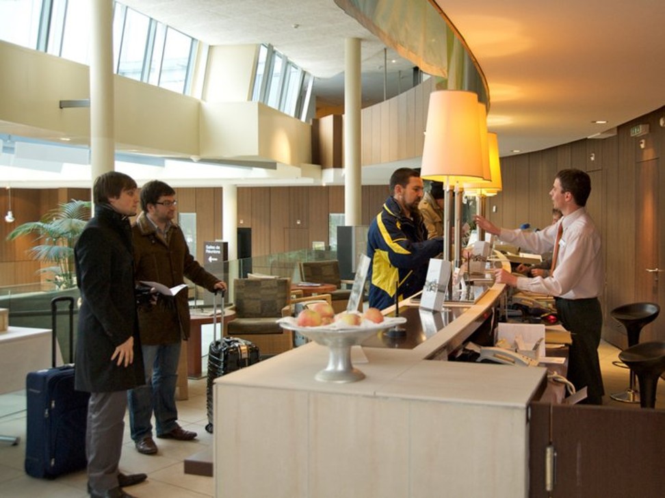 How to spot these 7 hotel room booking scams that are costing you ...