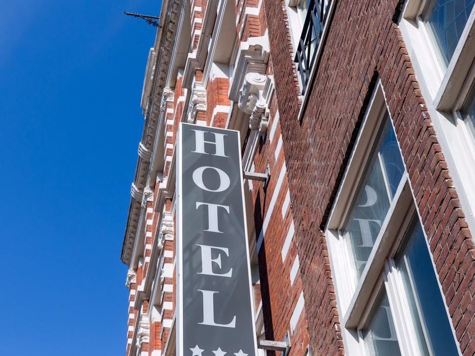 How to spot these 7 hotel room booking scams that are costing you ...