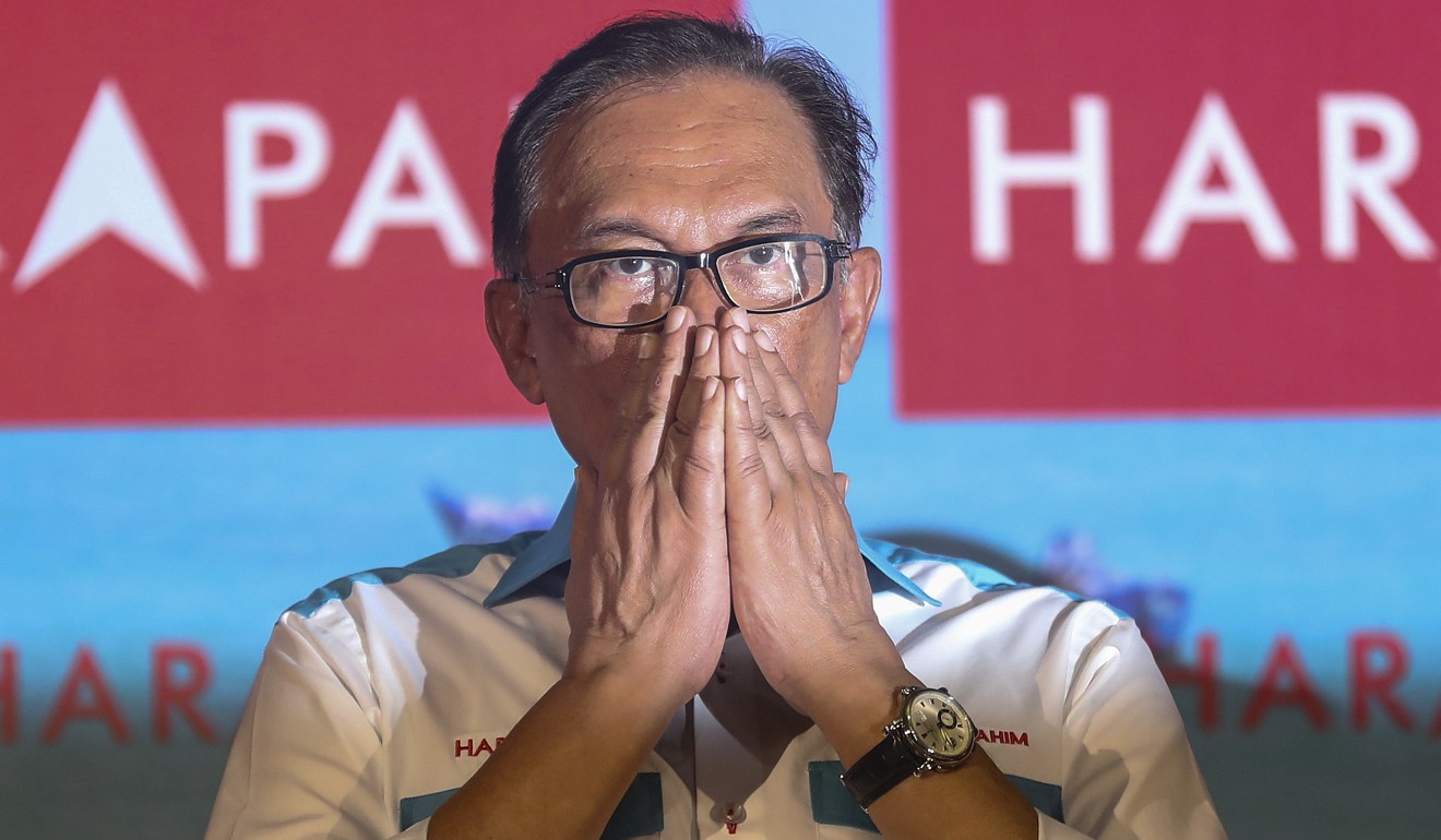 Malaysias Azmin Ali Sex Scandal Ministers Aide Asked Me To Lie Says
