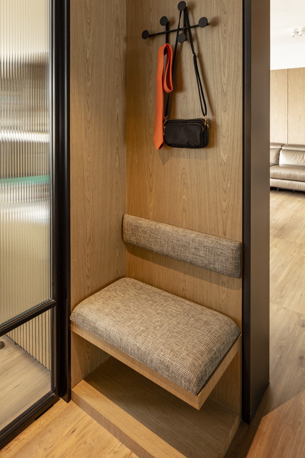 An allergy sufferer’s clean, contemporary Hong Kong home: no cushions ...