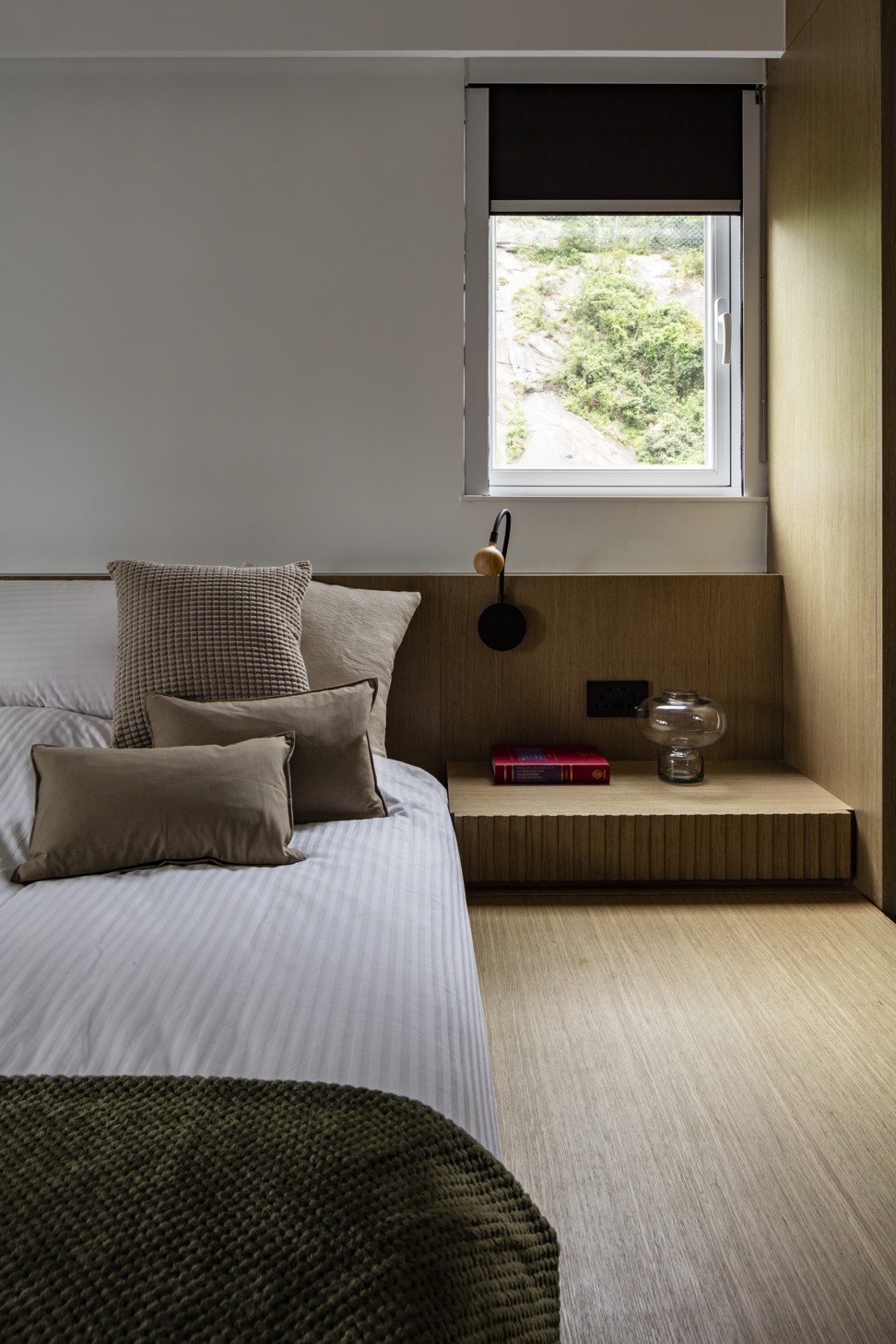 An allergy sufferer’s clean, contemporary Hong Kong home: no cushions ...