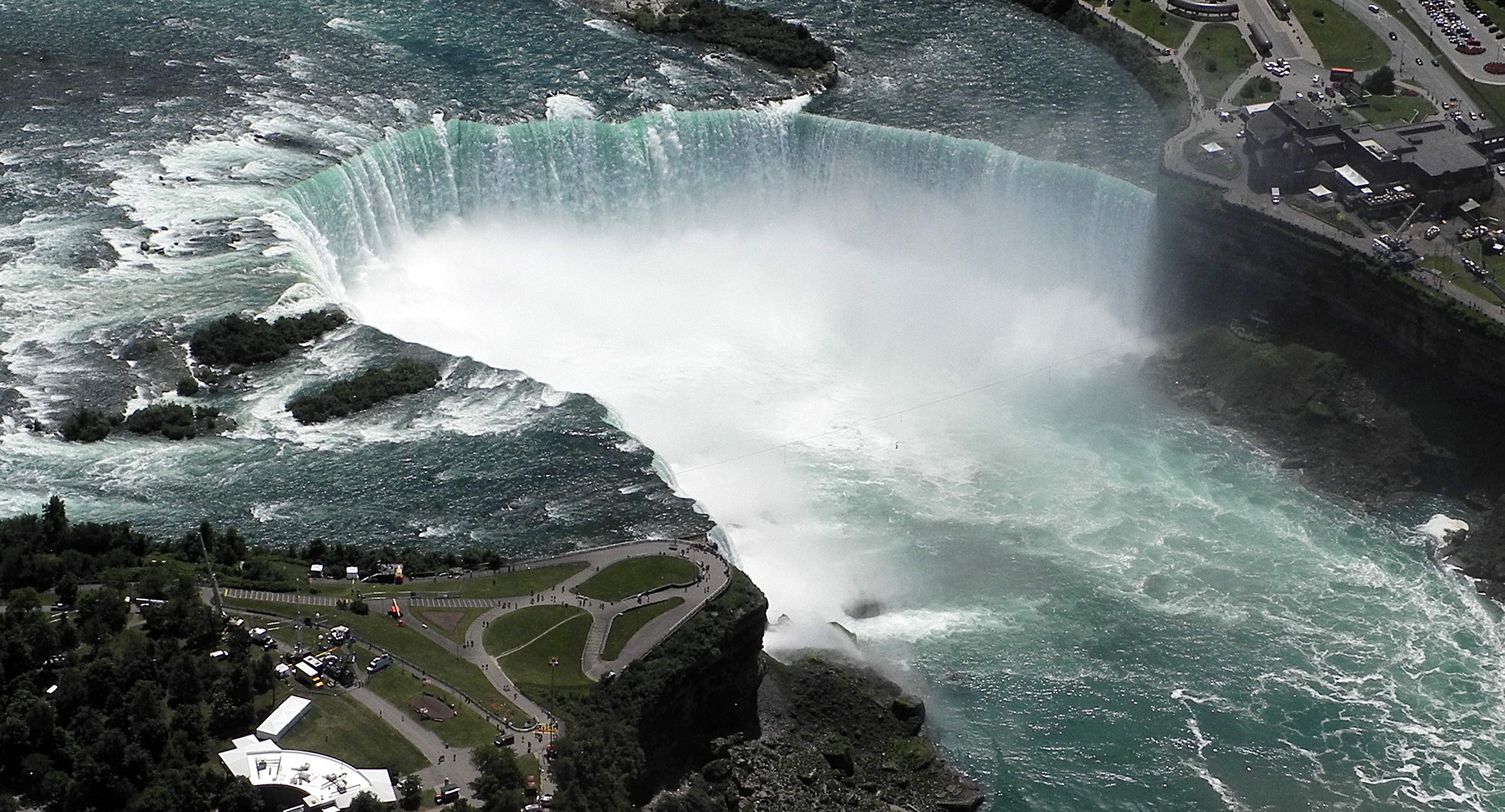 Man Goes Over Niagara Falls