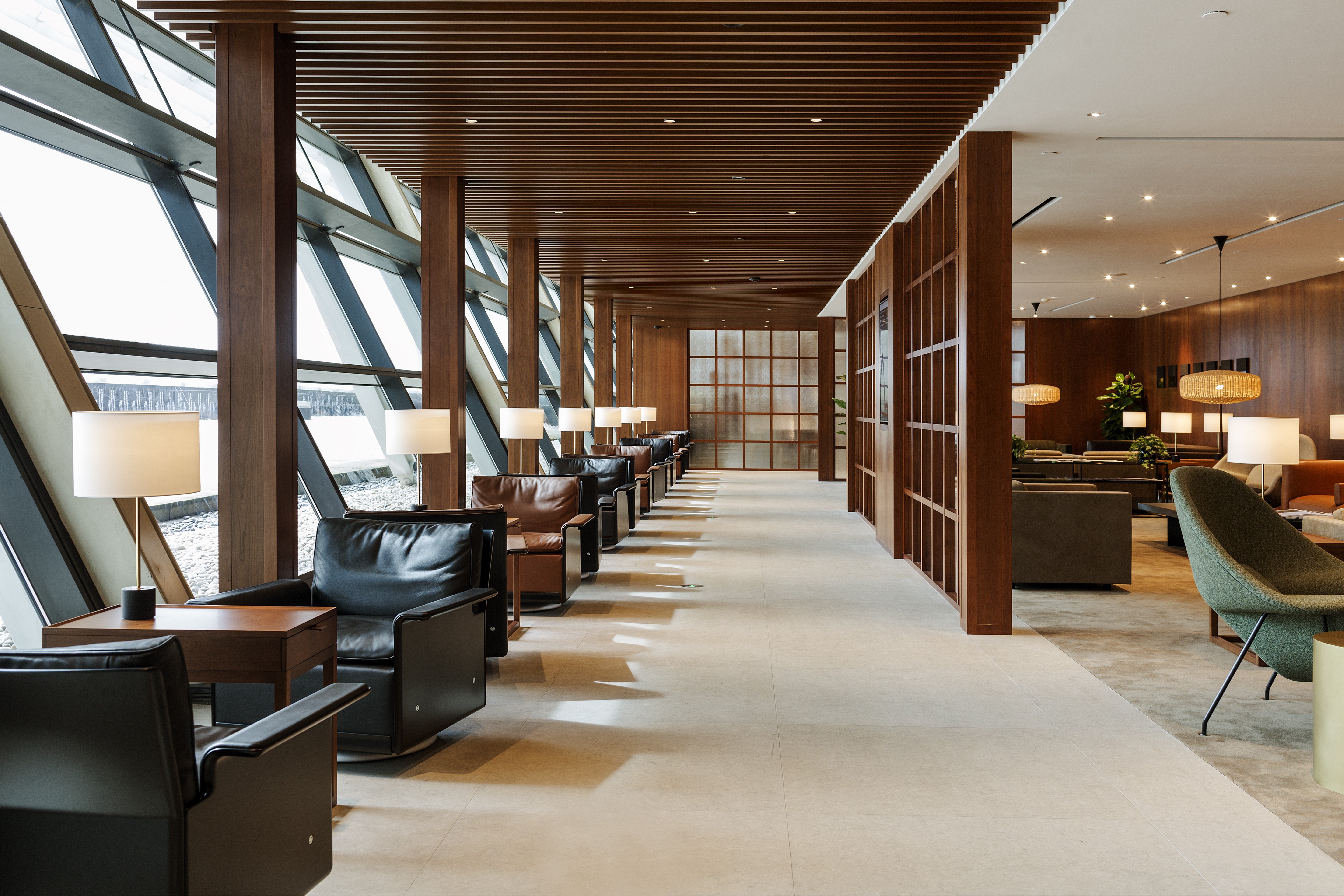 First look at Cathay Pacific’s new business lounge at Shanghai Pudong ...