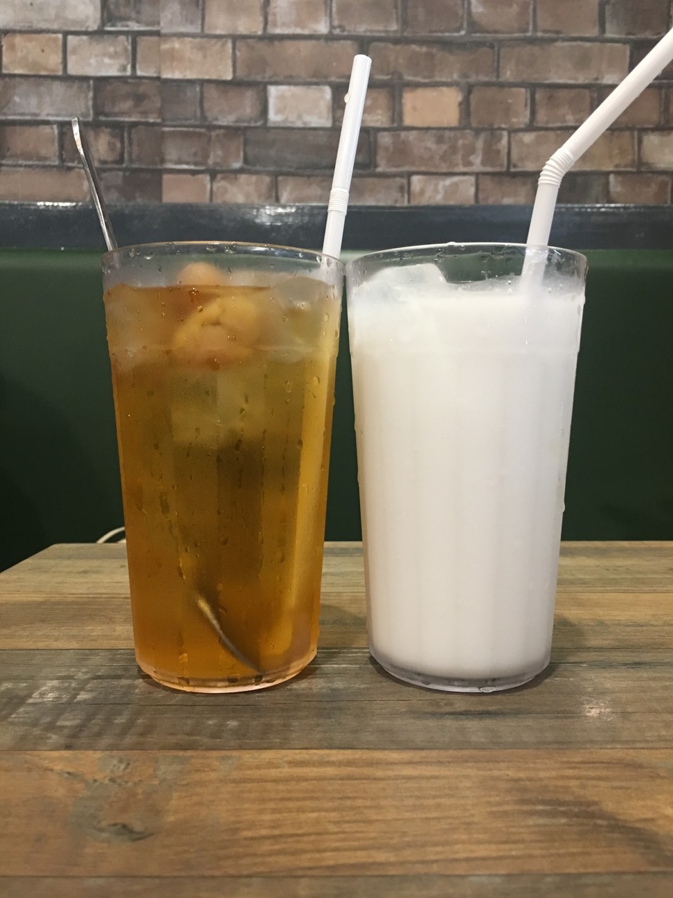 Pad Thai and tom yum goong for less than US$7 at Golden Prince Thai ...