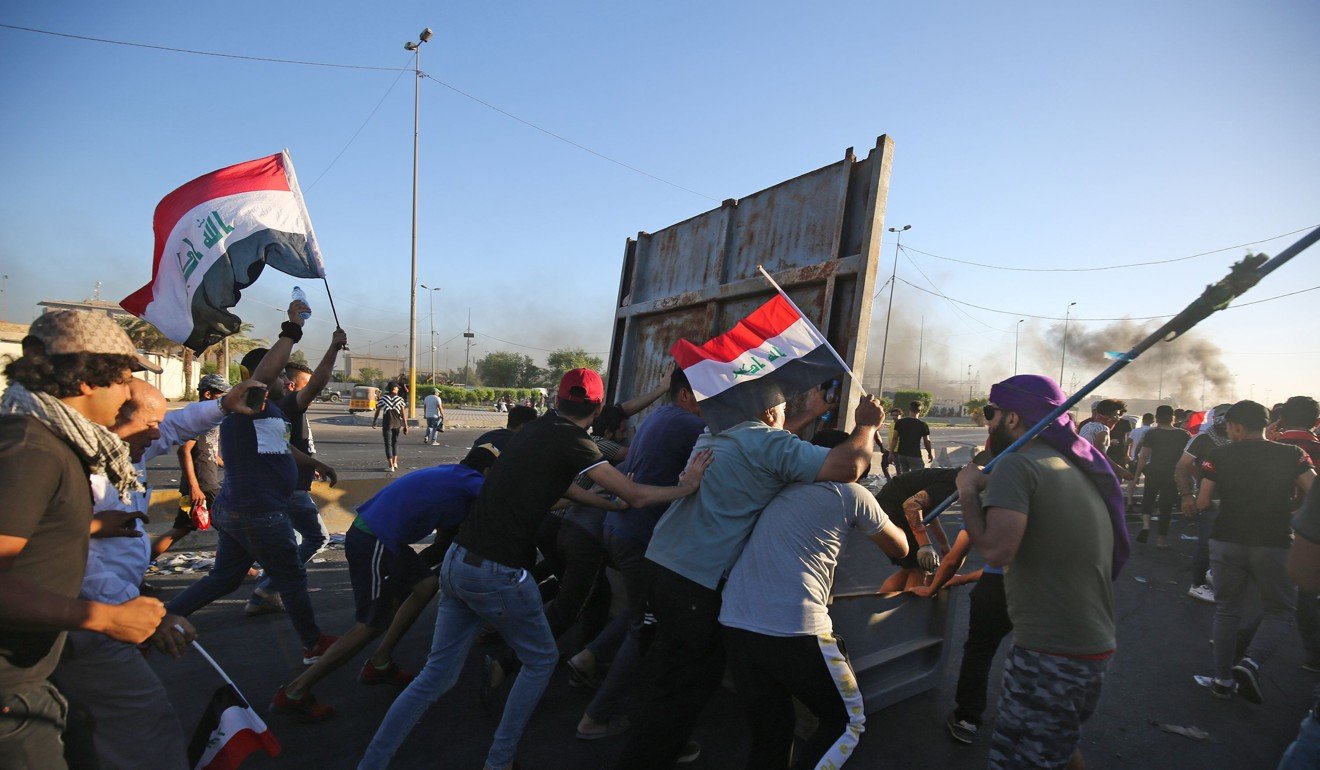 How Iraqis are dodging internet blackout to tell world about protest ...