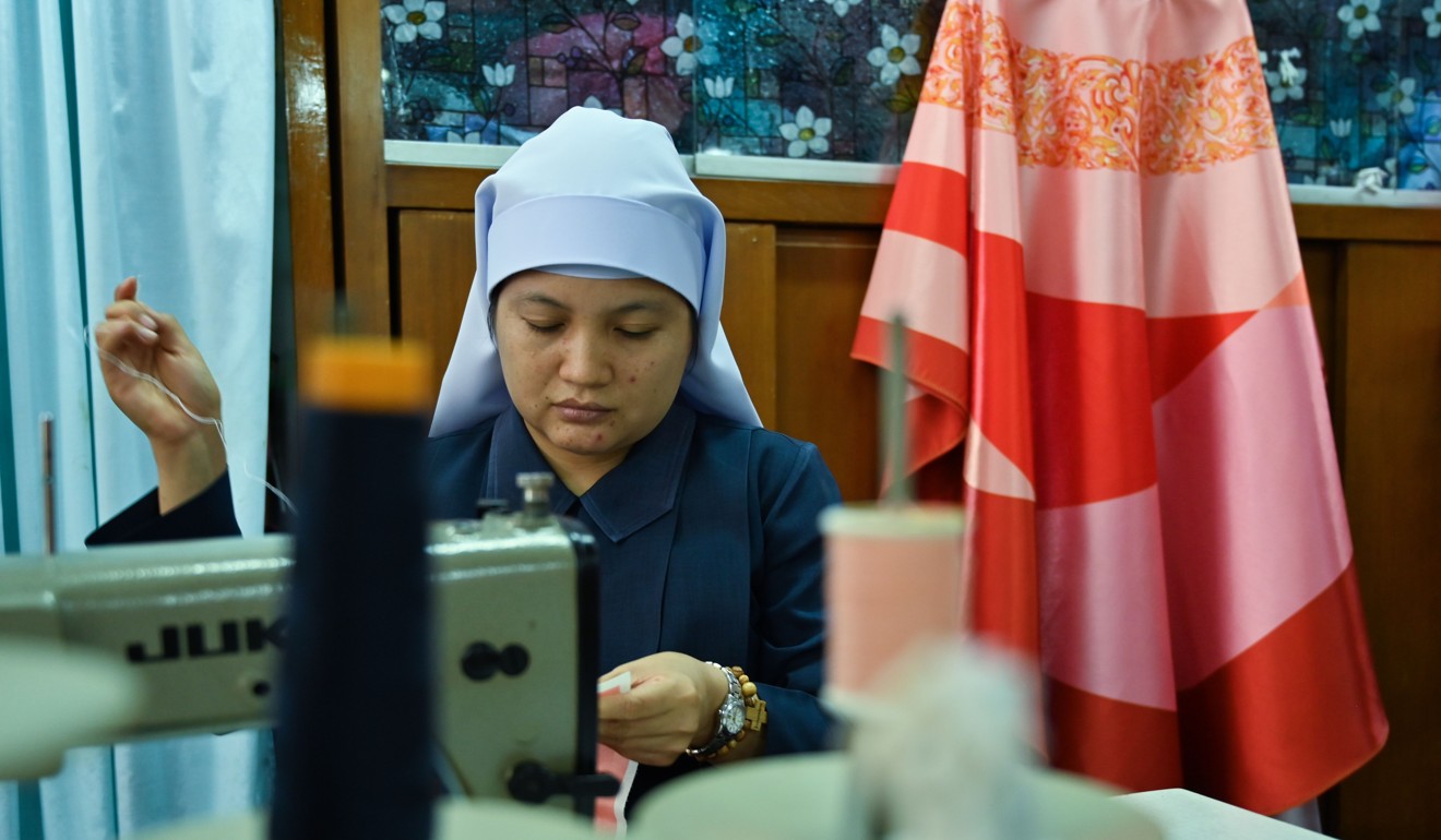 Proud nuns sew 200 silk robes for Pope Francis’ visit to Thailand ...