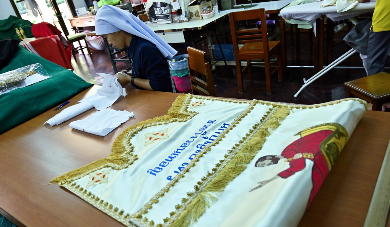 Proud nuns sew 200 silk robes for Pope Francis’ visit to Thailand ...