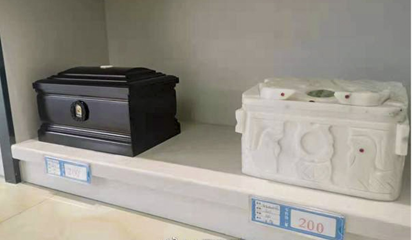 Chinese crematorium forced to reverse policy on handing ashes to ...