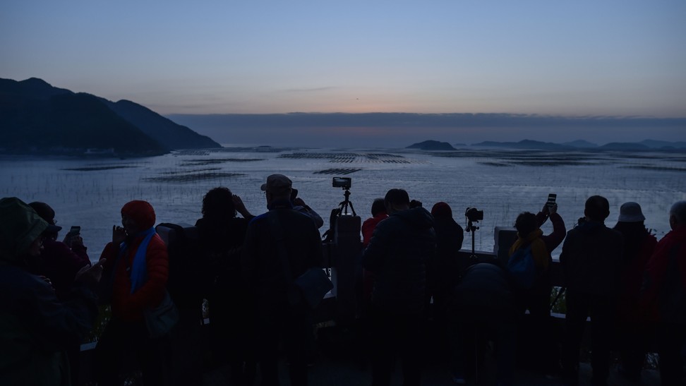 Sunrise, scenery in one of China’s best photo spots draws photographers ...