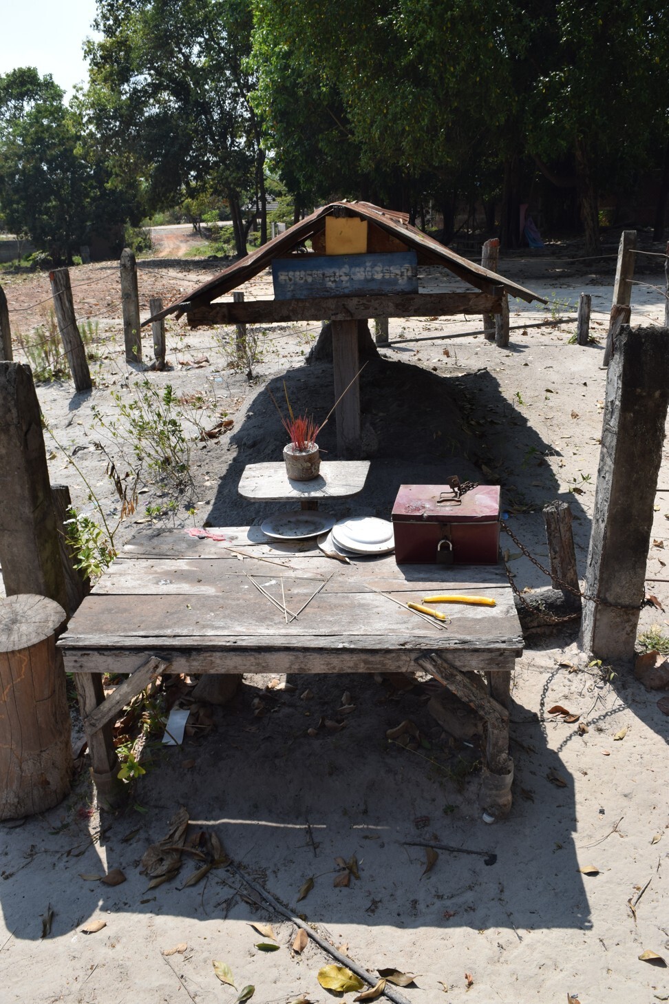 For former Khmer Rouge officers accused of participating in Cambodian ...