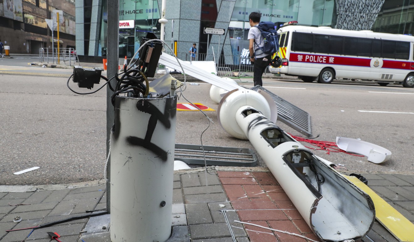 Experts give backing to more smart lamp posts across Hong Kong but call ...
