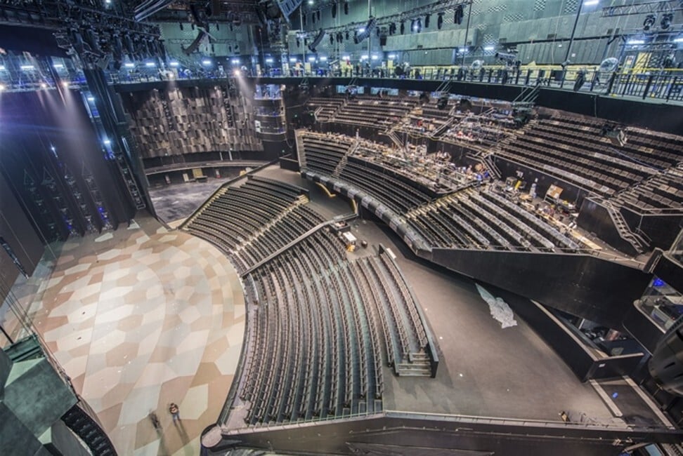 Couple die in theatre tragedy at performance dedicated to Wuhan medical ...