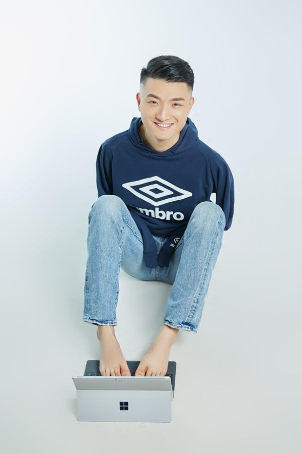 How to beat adversity: from losing both arms as a child to pro-athlete ...