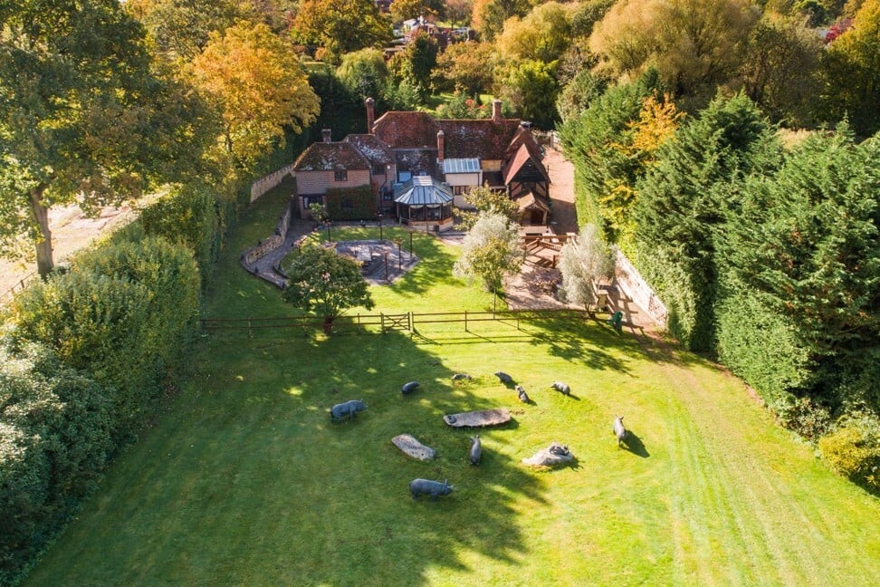 Virgin billionaire Richard Branson’s English country manor is for sale ...