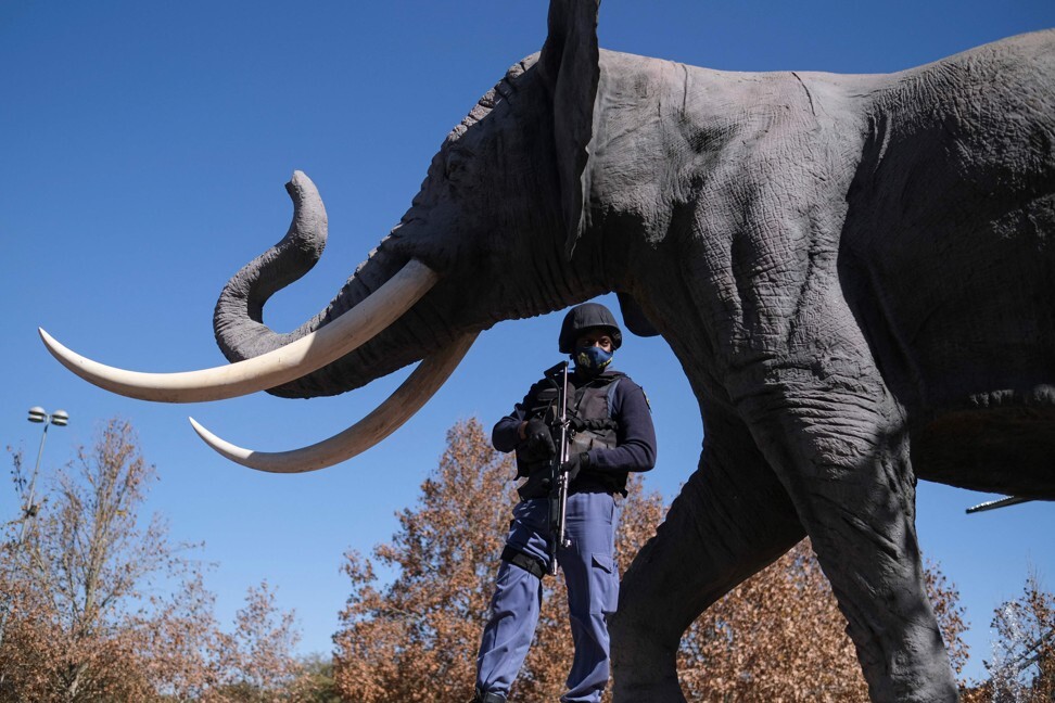 South Africa’s president Cyril Ramaphosa joins post-riot clean-up ...