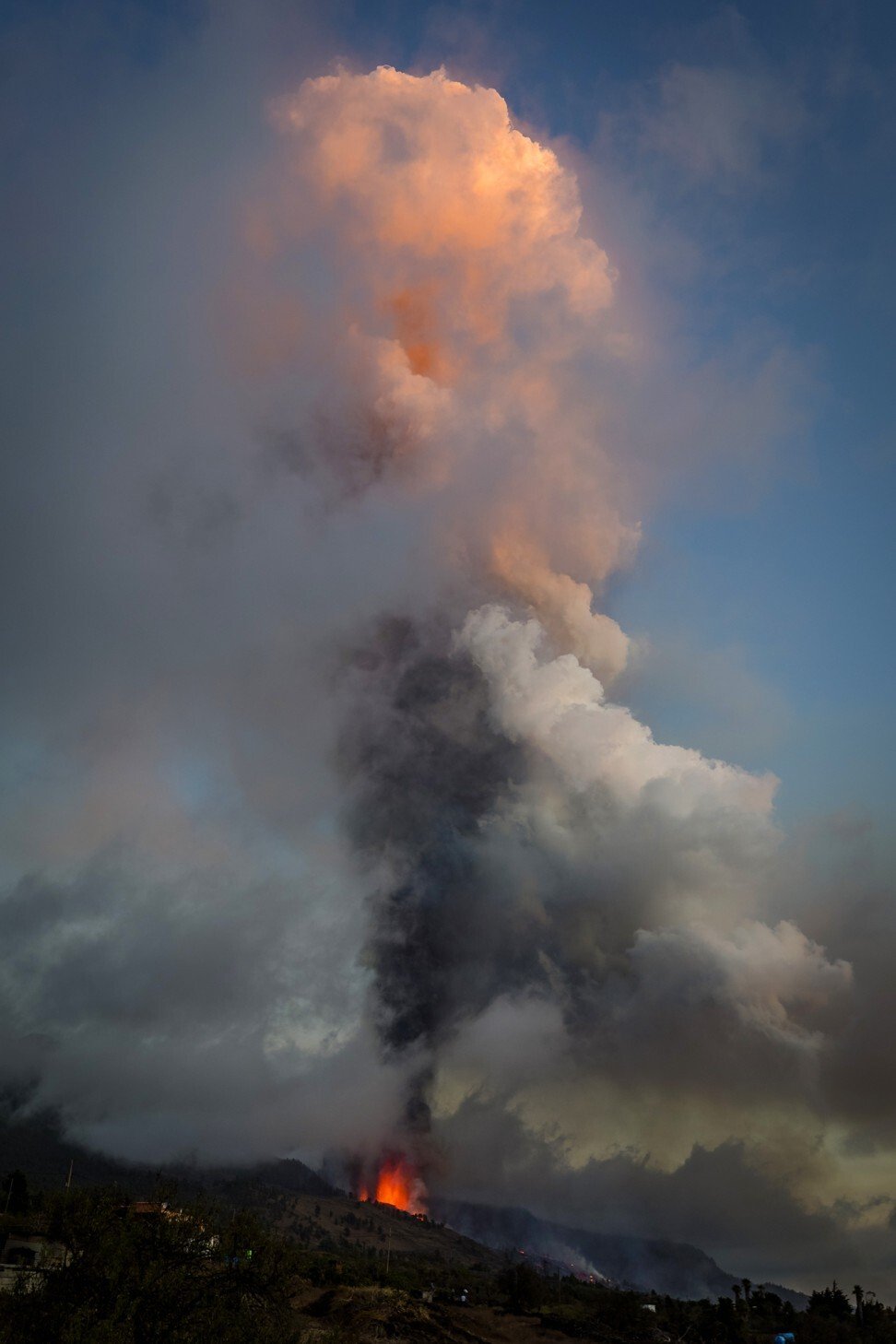 Volcano erupts on Spain’s Atlantic Ocean island of La Palma | South ...