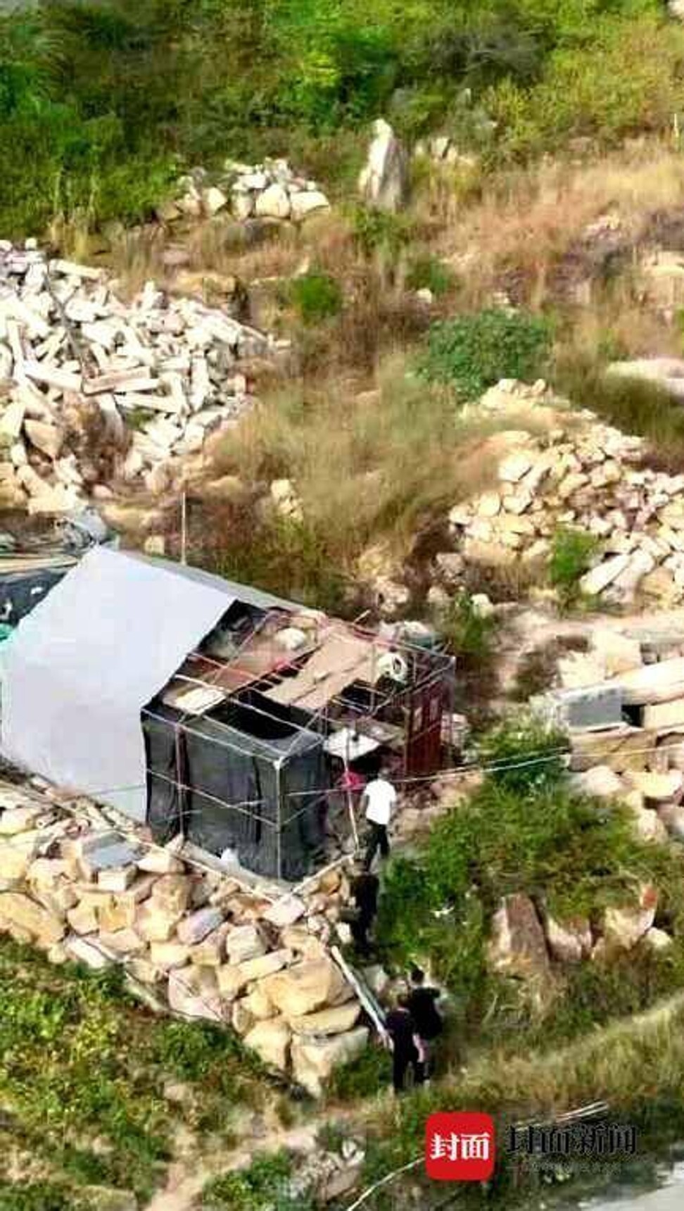 Man at centre of China reward controversy kills himself in police stand ...