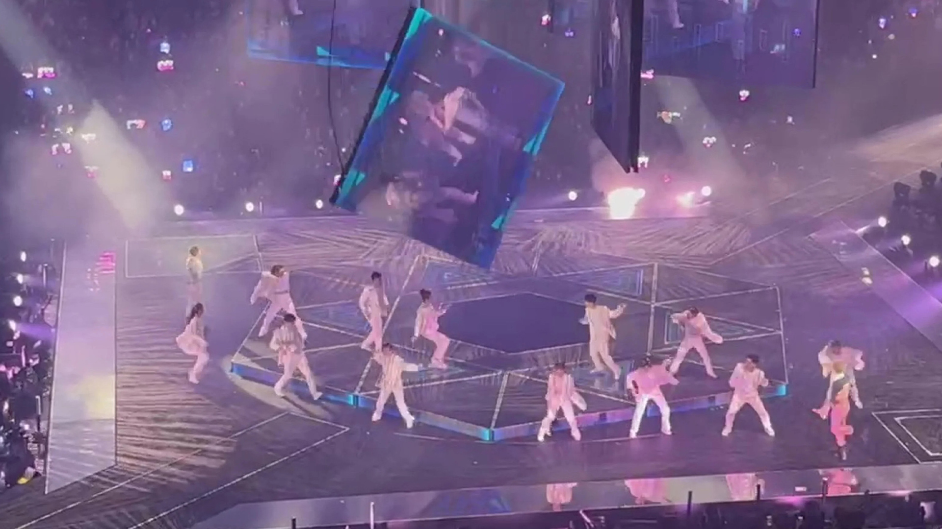 Hong Kong dancer Mo Li sues 12 parties for damages over Mirror concert ...