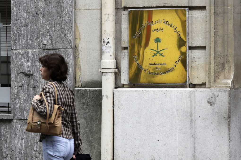 Armed robbers get €250,000 from Saudi prince's motorcade in Paris ...