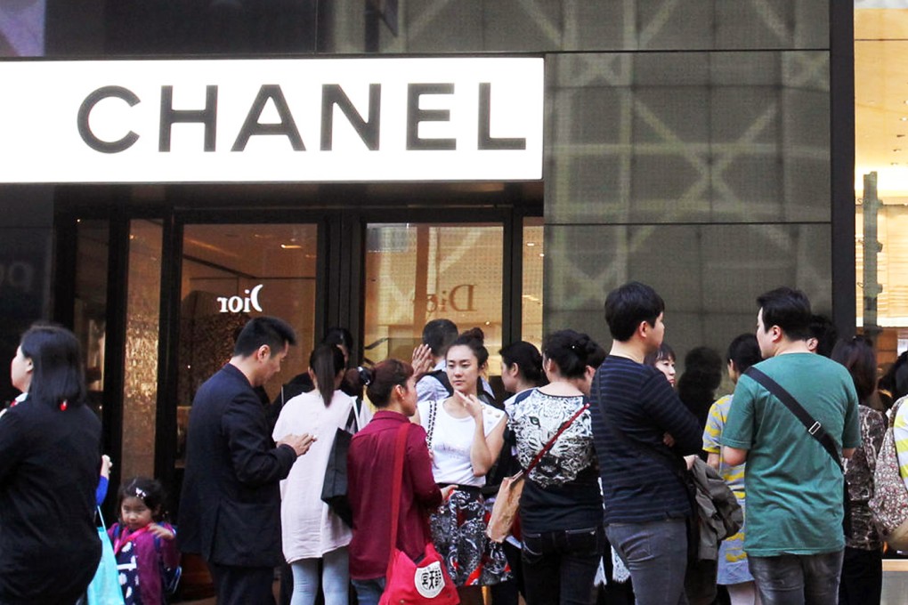 How Chanel sets the fashion for global business with set prices ...