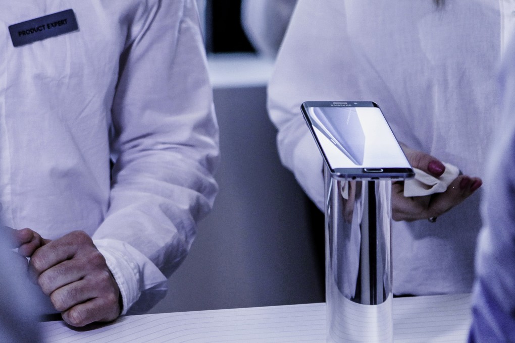 Smartphone screen with resolution million times higher than iPhone ...