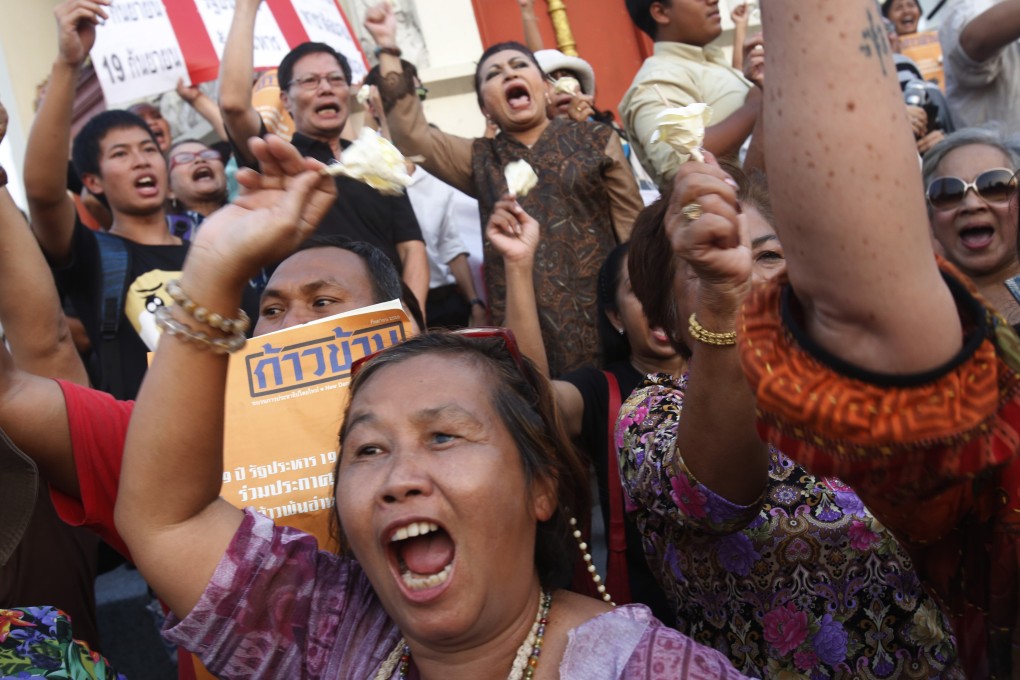 'No dictatorship': Hundreds of Thais defy protest ban for rare rally in ...