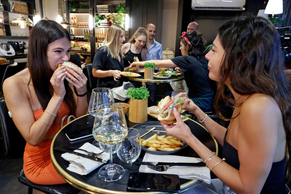 Lab-grown meat on the menu at restaurant in Israel, and diners are ...