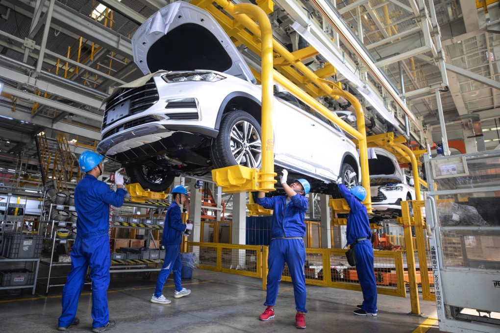 Warren Buffett-backed Chinese EV giant BYD cuts production in Covid-19 ...