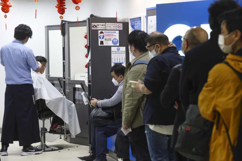 Just making the cut: Hongkongers seeking 1 last trim pack salons ...