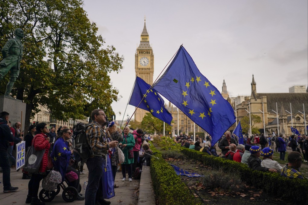 Thousands of protesters in London call for Britain to rejoin European ...