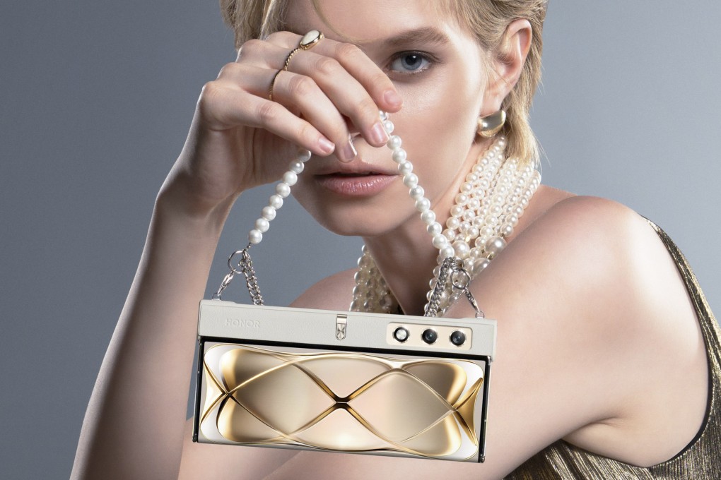 Phone or bag? Honor V Purse folding smartphone is both. It may be a ...