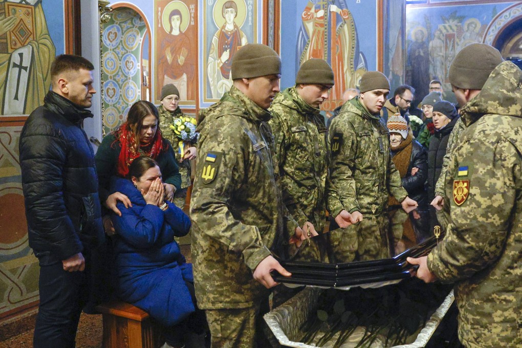 Ukraine steps up campaign to stop young men fleeing military draft ...