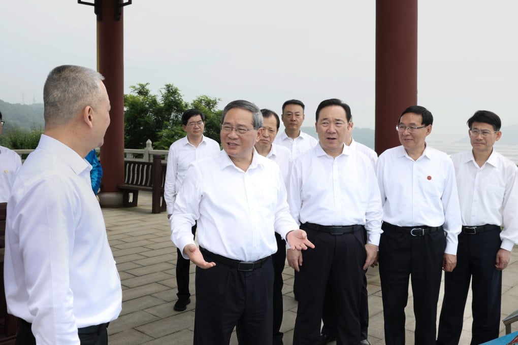 Chinese premier tours oil, grain stockpiles as Beijing boosts Iran war ...