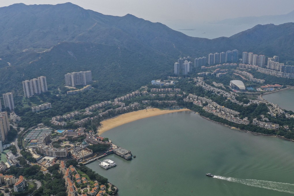Hong Kong woman, 86, falls to death while cleaning window in Discovery ...