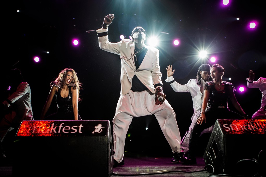 how to draw mc hammer trousers