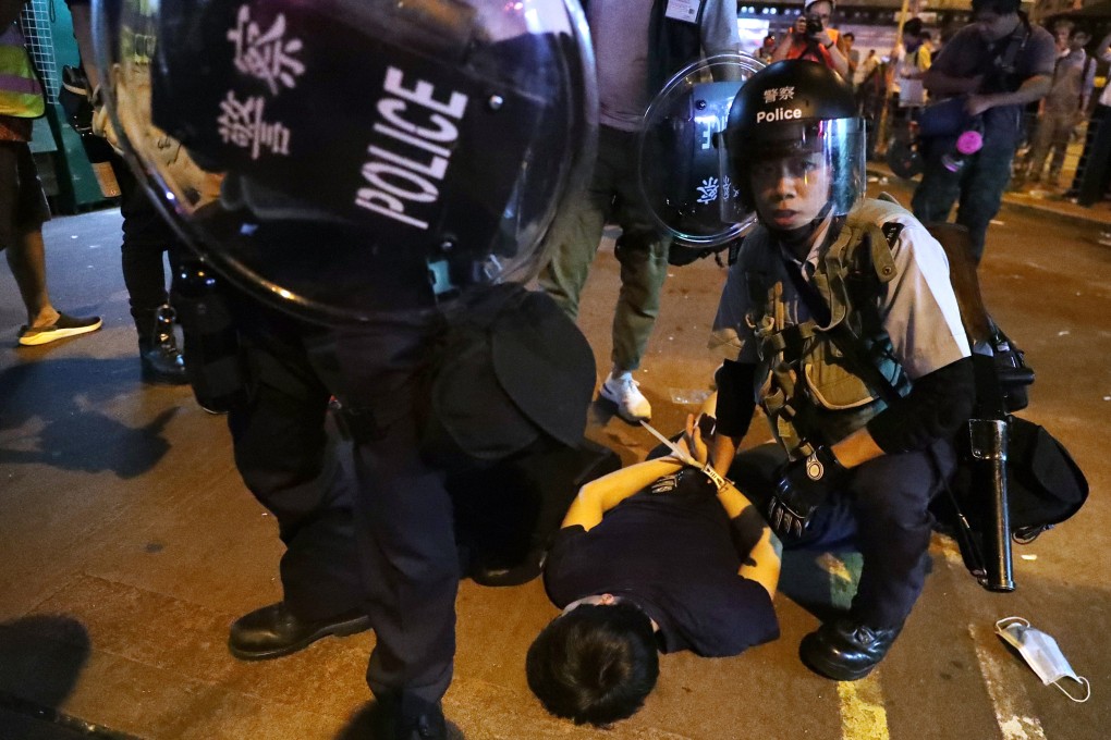 Hong Kong barristers challenge police chief Stephen Lo over accusations ...
