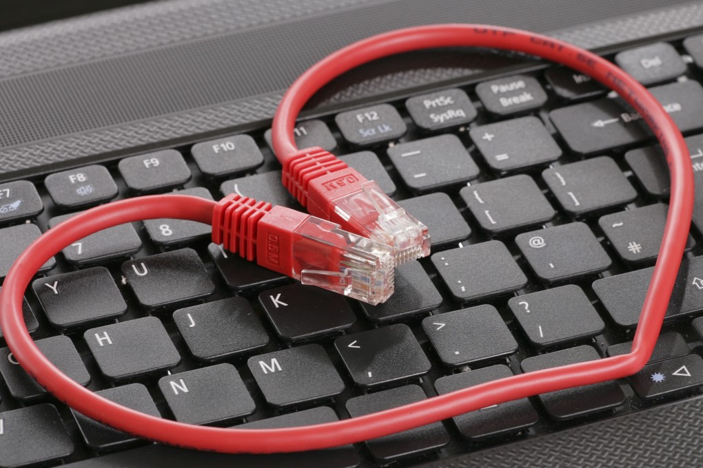 Hong Kong love scammers cut the sweet talk, milk victims with get-rich ...