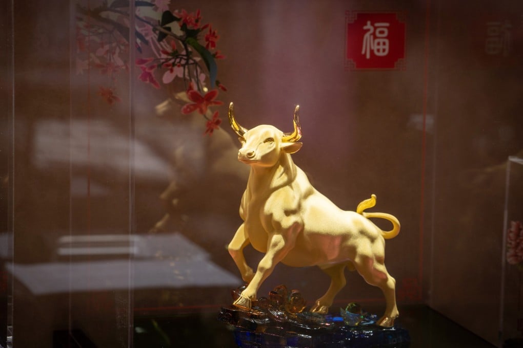 All signs point to a third straight year of gains for gold in Year of ...