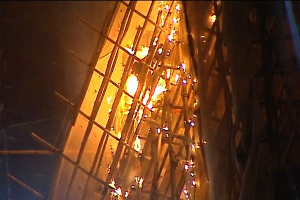 500 evacuated as massive blaze engulfs Hong Kong residential building ...