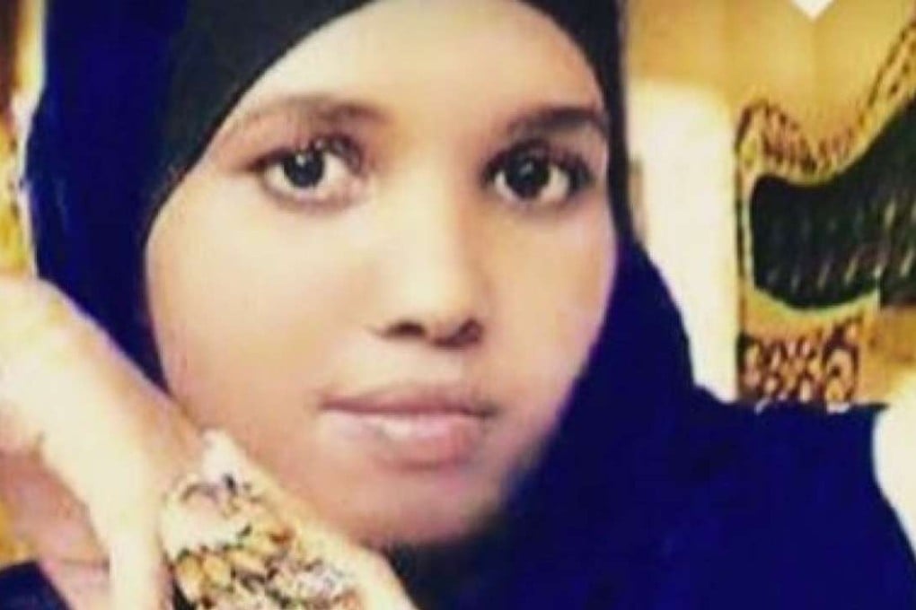 Australia blames refugee advocates after asylum seeker sets herself on ...