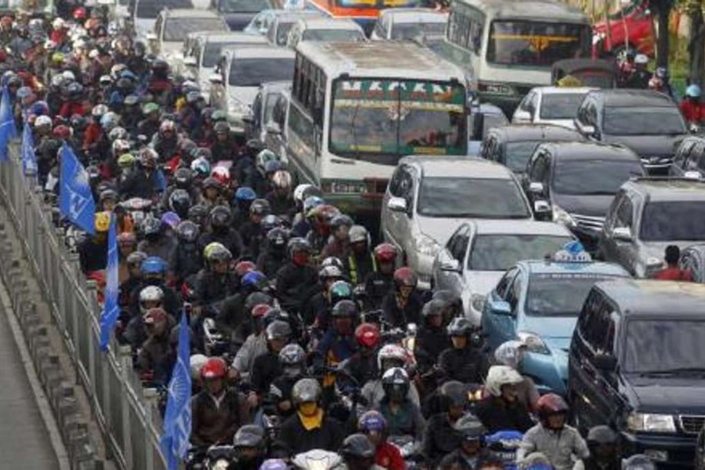 Gridlock from hell: 12 dead after three-day traffic jam in Indonesia ...