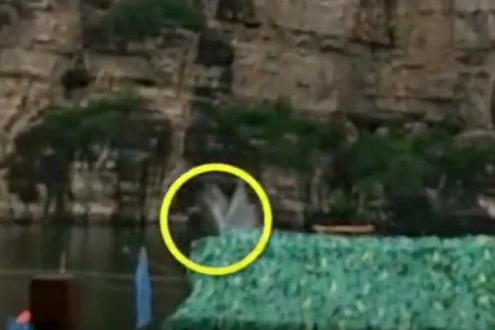 Chinese teen survives 50ft plunge into river after bungee rope fails ...