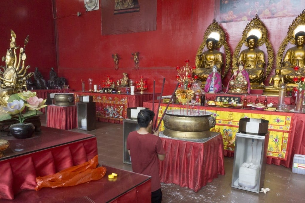 inside chinese temple