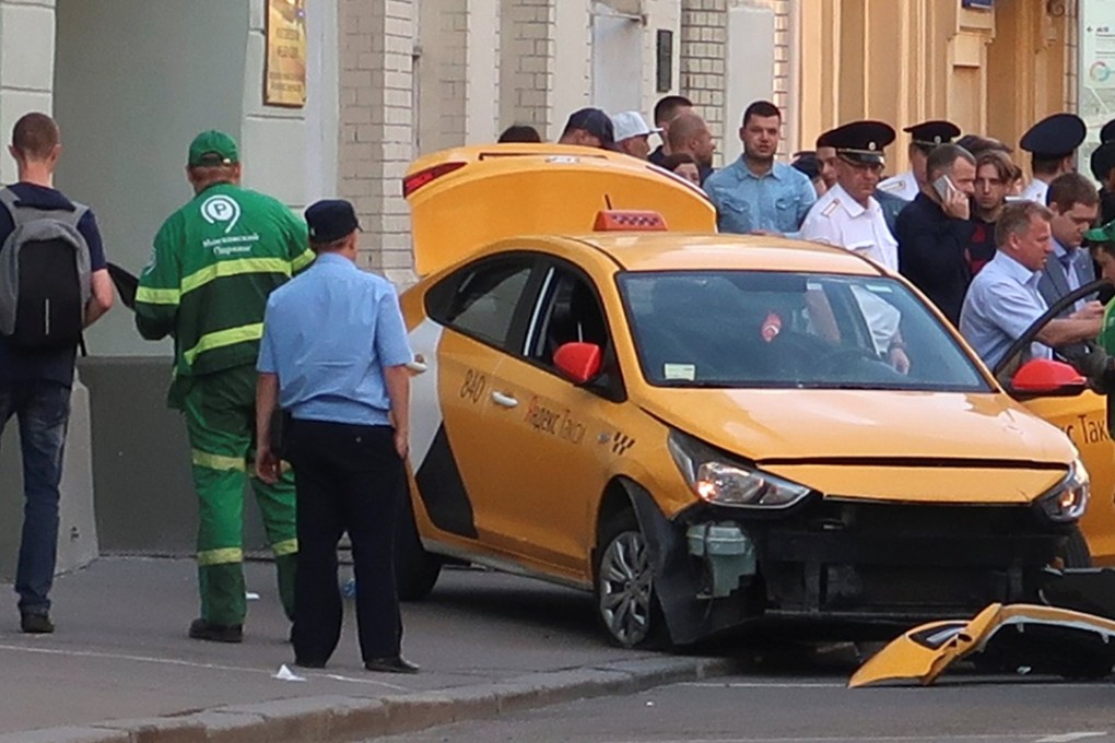 Moscow taxi driver ploughs into crowd, hurting 8 including two Mexican ...