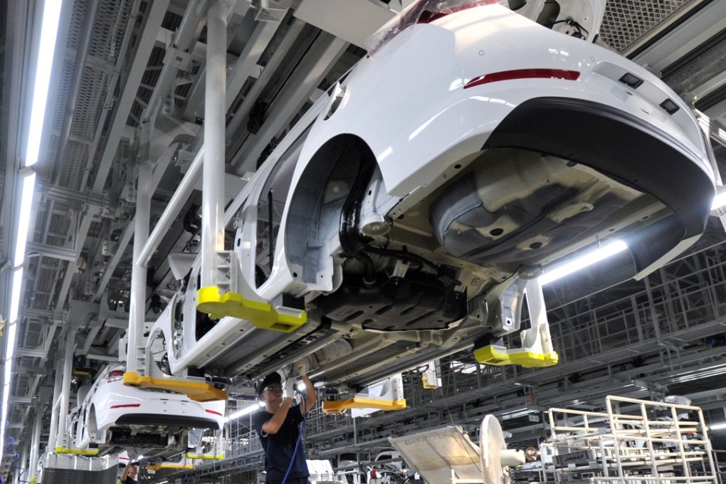 Top Chinese think tank sees mild slowdown ahead as financial risks ...