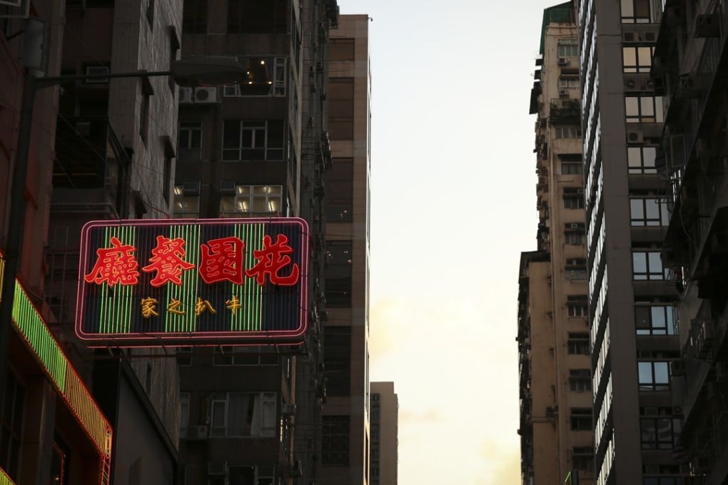 Lights go out on art of Hong Kong signwriting, but old calligraphy ...