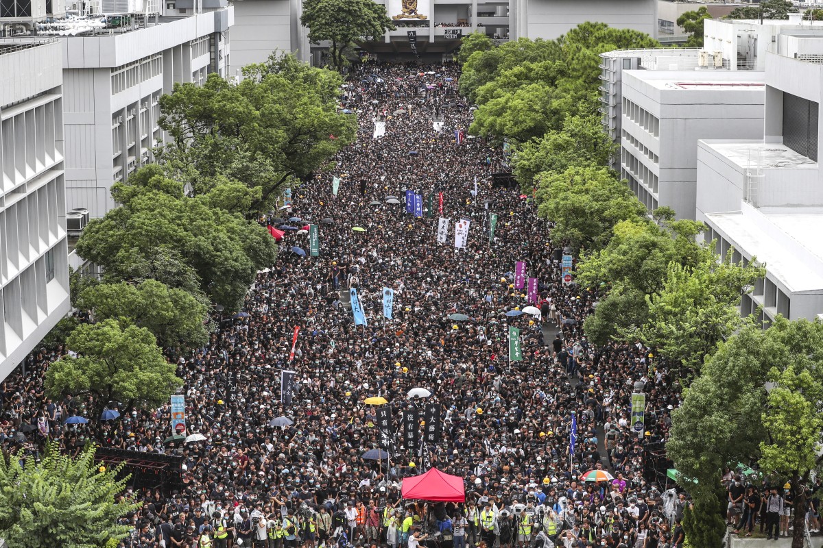 Hong Kong protests: tens of thousands of university students, school ...